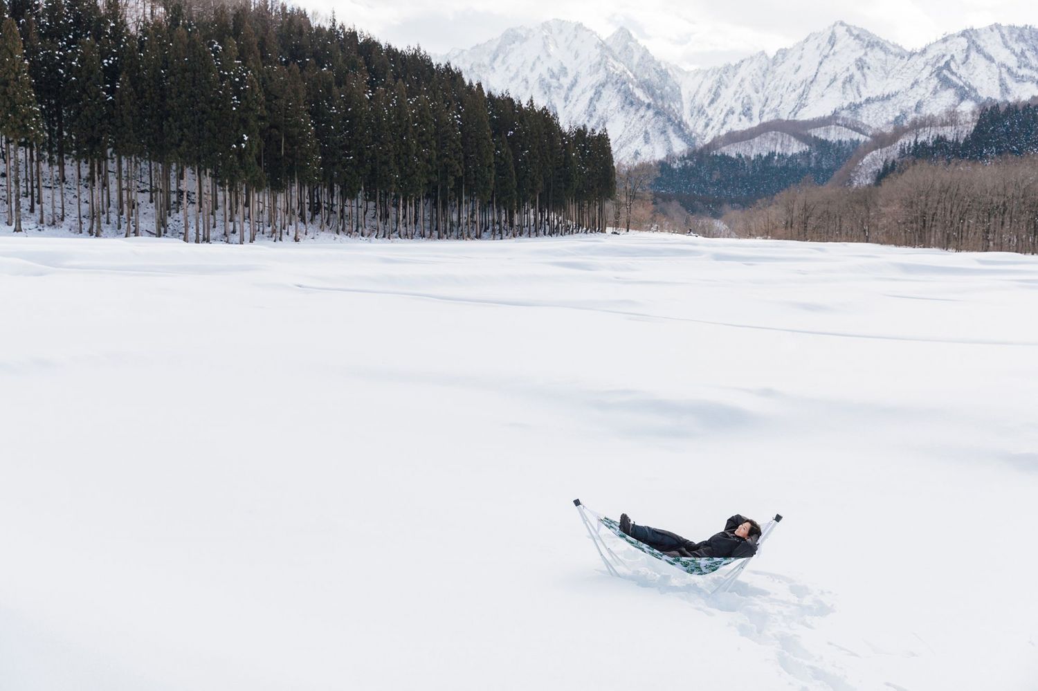 雪国の暮らしを仲間と体験。雪原独り占めのスノーピクニック。 — ryugon｜雪国を感じる古民家ホテル
